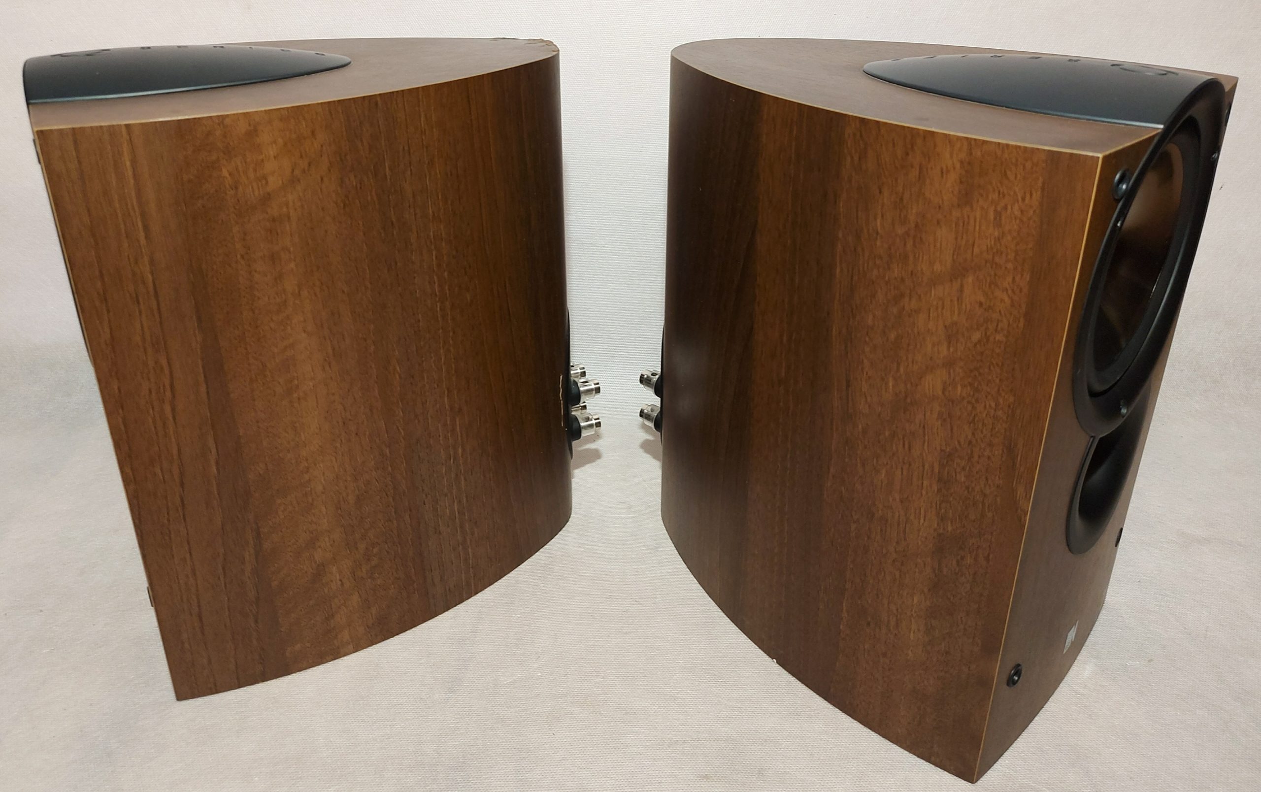 KEF IQ1 – Walnut – DN Audio